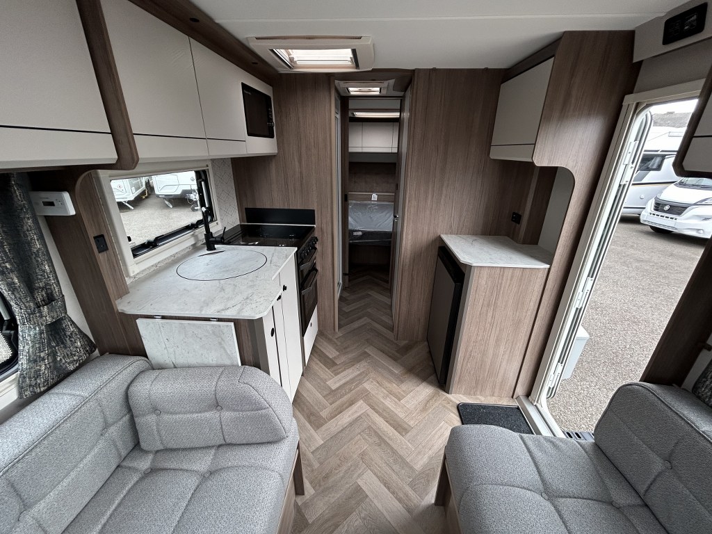 COACHMAN 545