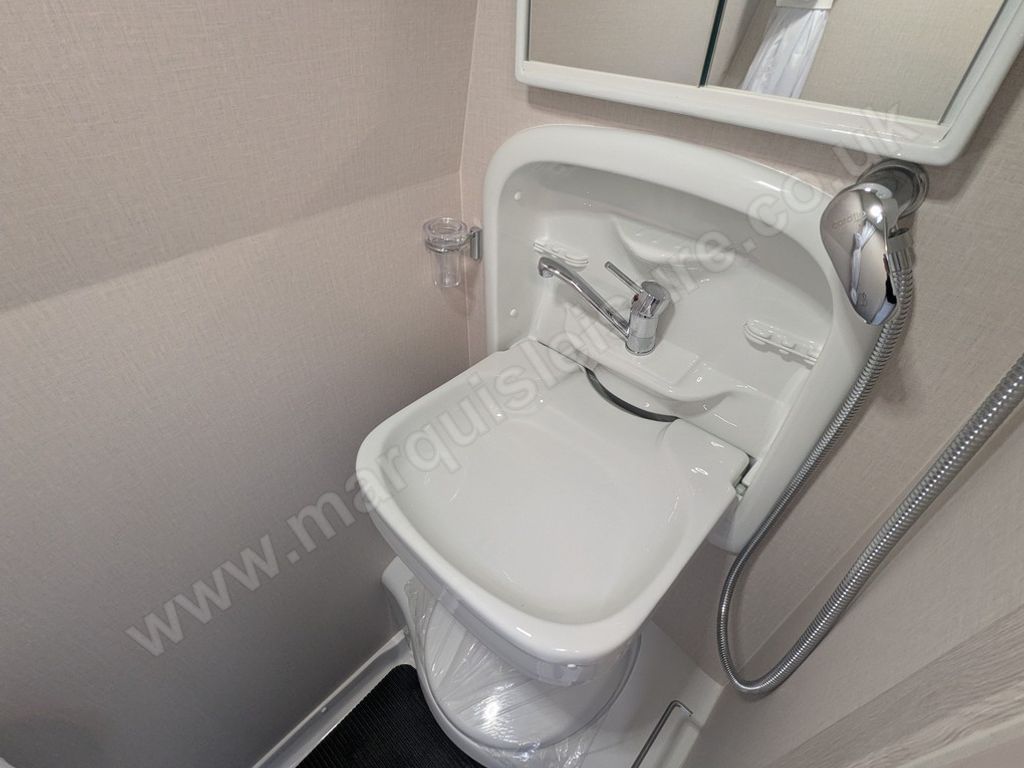 AUTO-SLEEPERS WARWICK DUO 59702