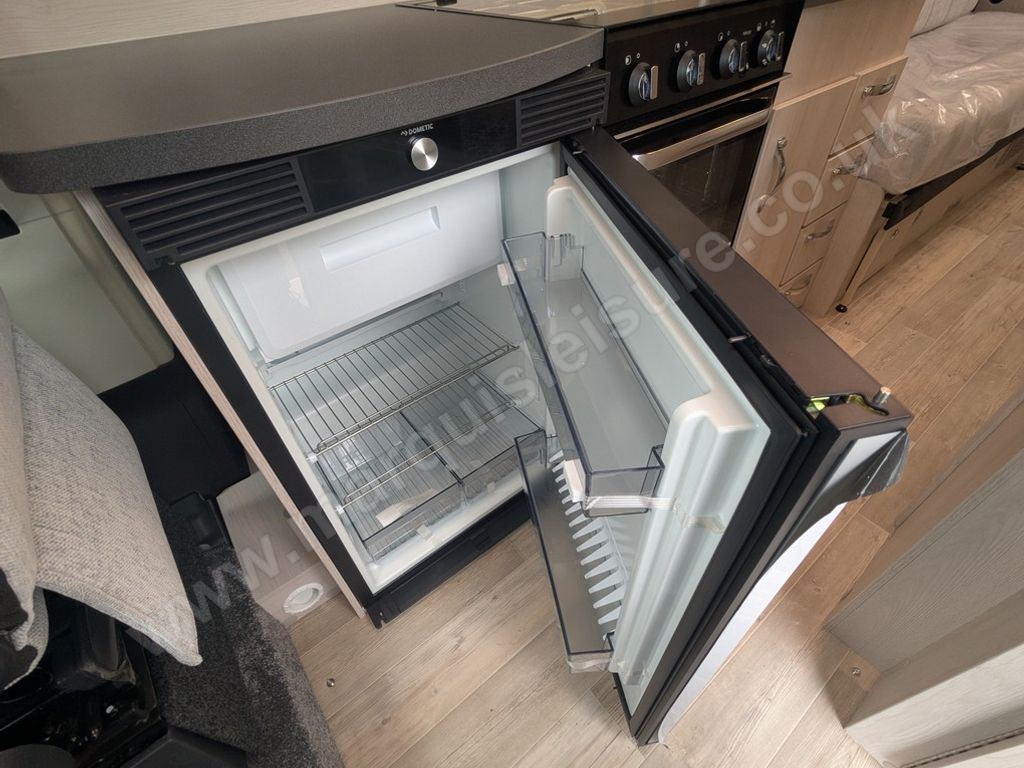 AUTO-SLEEPERS WARWICK DUO 59702