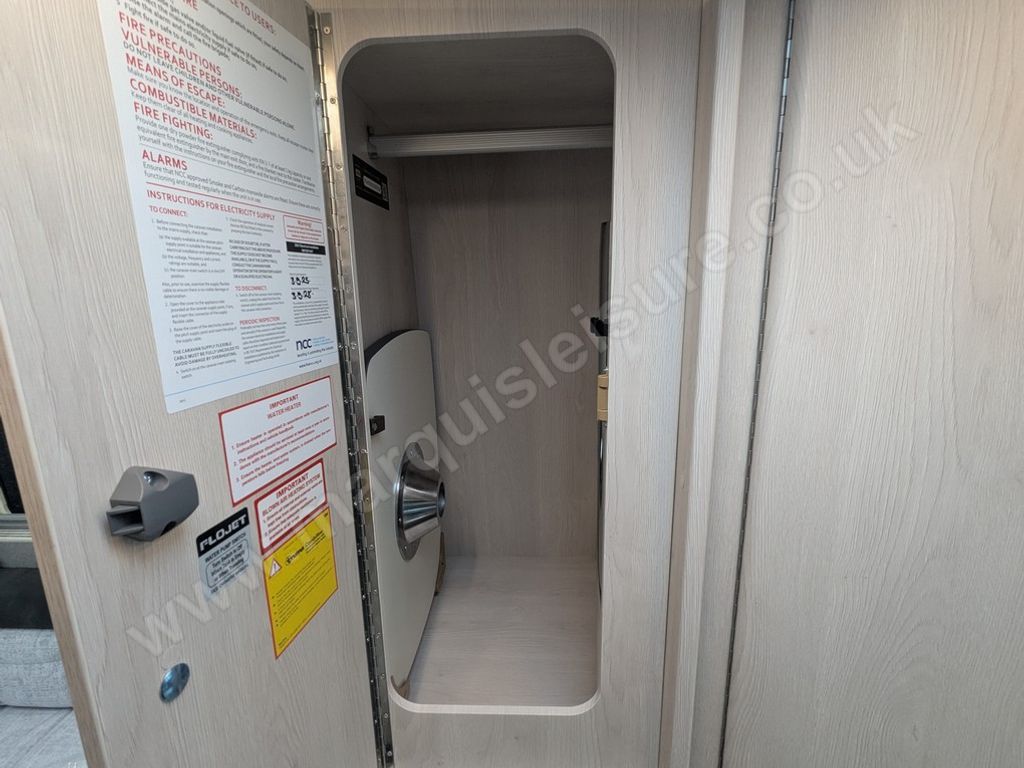 AUTO-SLEEPERS WARWICK DUO 59702