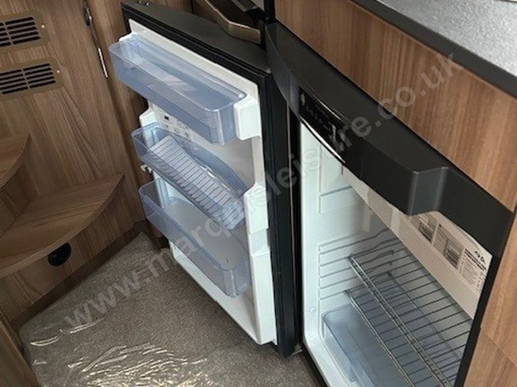 SWIFT COMPACT 205 60248